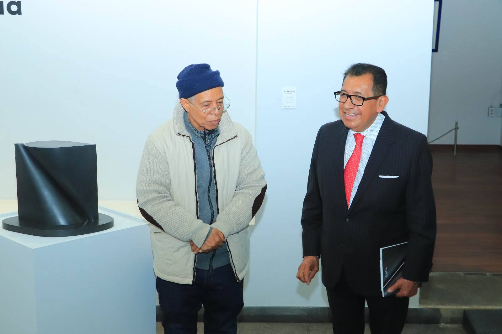 Visita Rector de la UATx exposición del escultor Jesús Mayagoitia en el ...